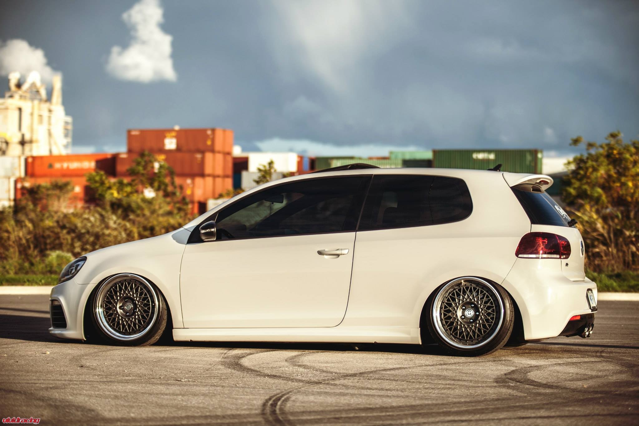 VW Golf R3 Fitted with Status Racing Seats - Vivid Racing News