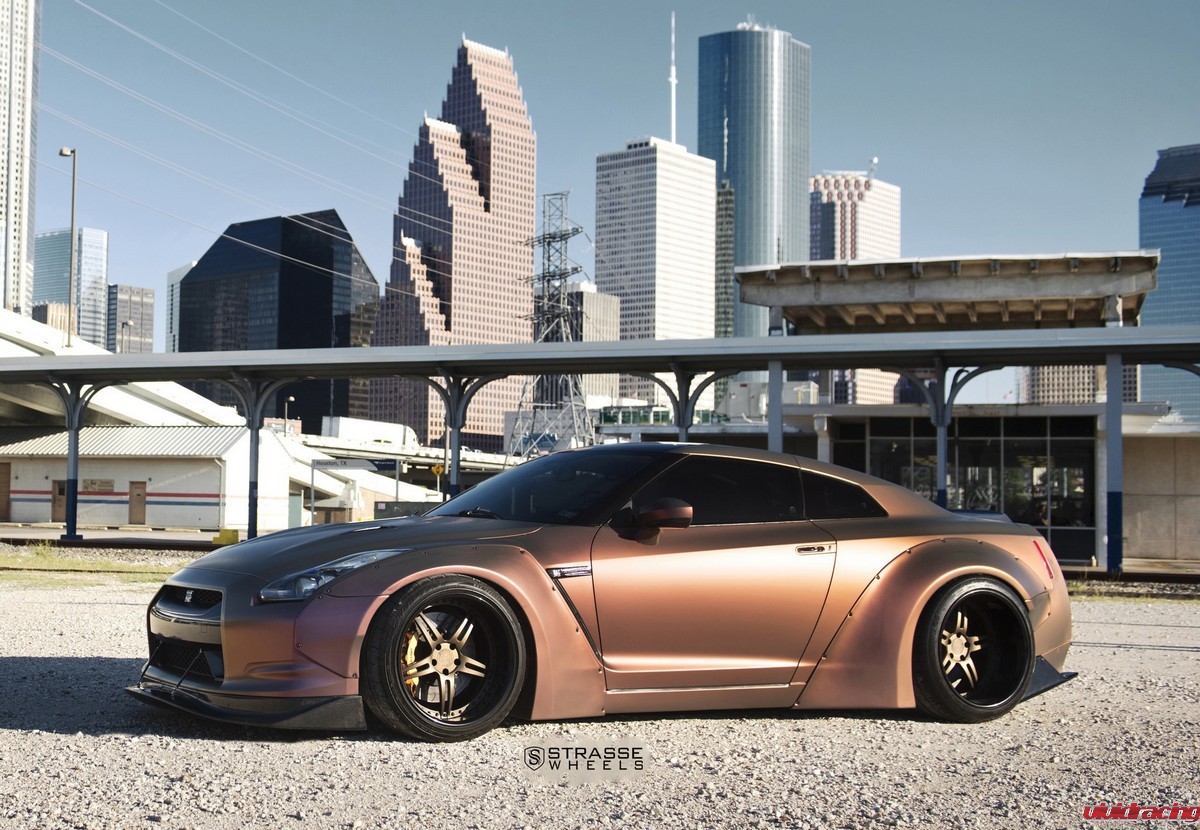 Color Changing Liberty Walk Nissan R35 GT-R (Emerald Dragon) with ...