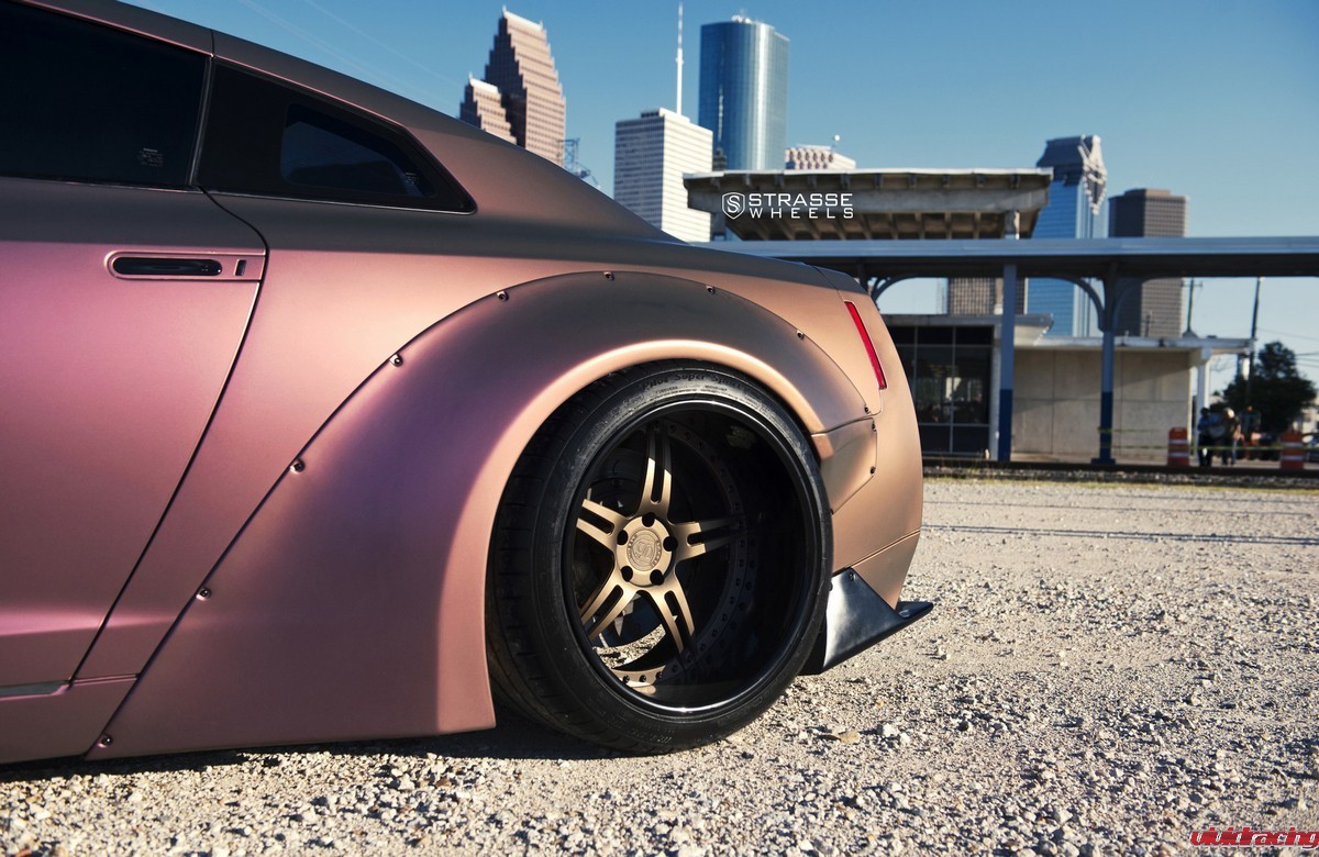 Color Changing Liberty Walk Nissan R35 GT-R (Emerald Dragon) with ...