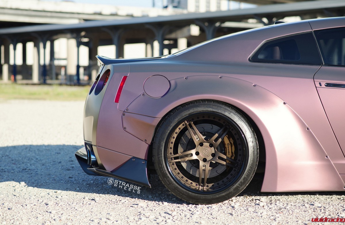 Color Changing Liberty Walk Nissan R35 GT-R (Emerald Dragon) with ...