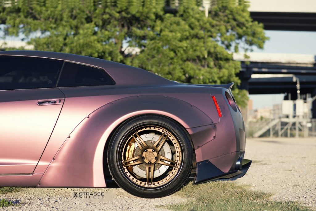 Color Changing Liberty Walk Nissan R35 GT-R (Emerald Dragon) with ...