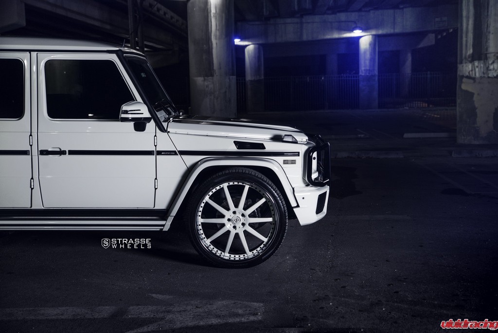 Mercedes G55 AMG on 26" Strasse Forged Custom R10 Signature Wheels ...