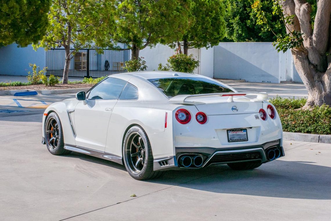 Customer Spotlight: Nissan GTR Featuring Advan Racing R6 Wheels - Vivid ...