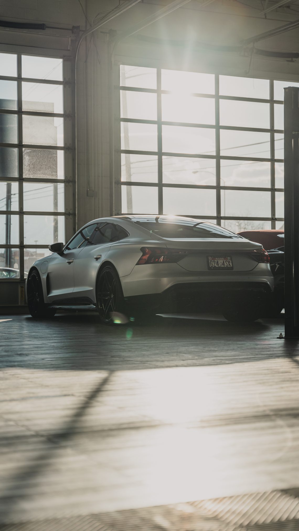 Audi e-Tron GT with 22 inch VR Forged D10 Wheels by Luxe Automotive ...