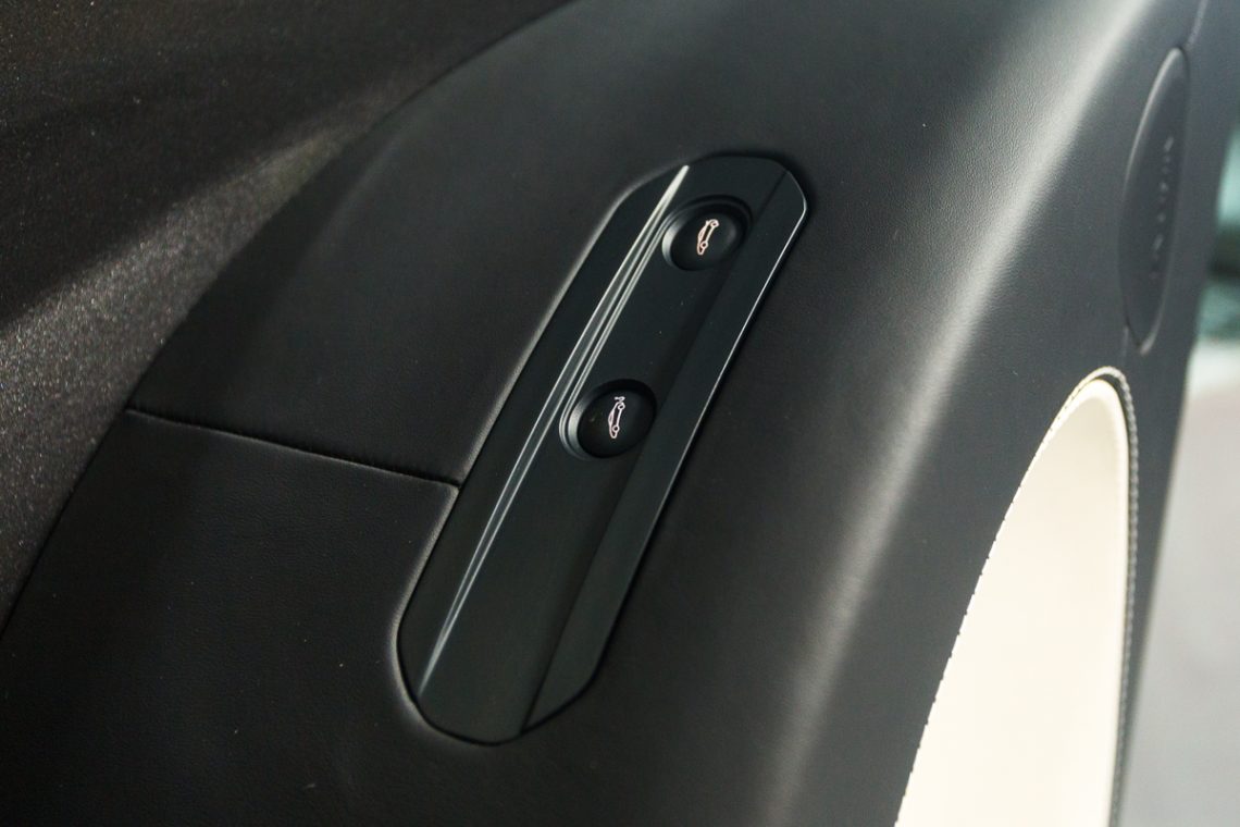 VR Aero McLaren 570S Rear GT4 Spoiler Installation Guide - Vivid Racing ...