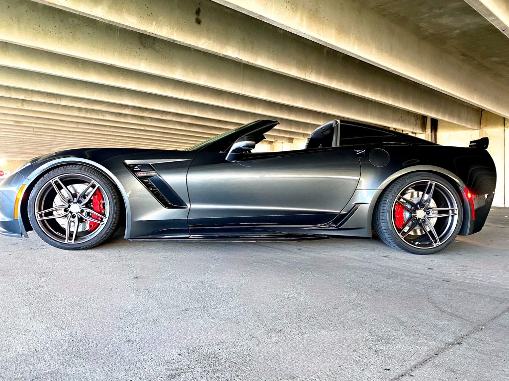 Corvette C7 Stingray with VR Forged D10 Wheels in Gunmetal - Vivid ...