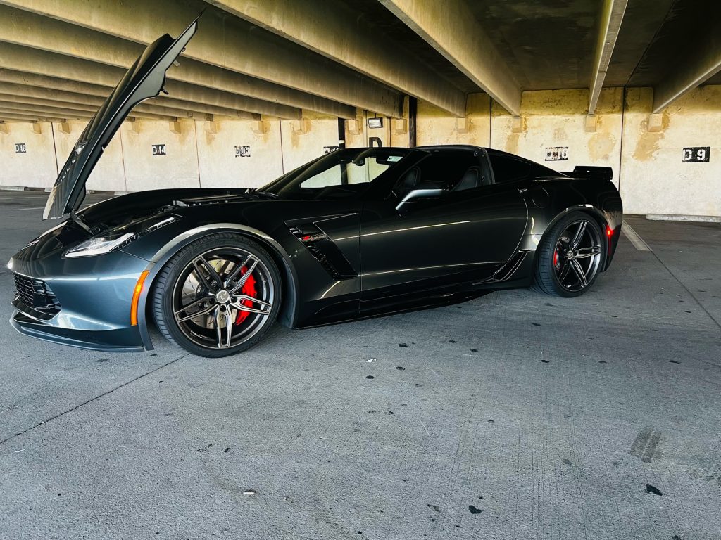 Corvette C7 Stingray with VR Forged D10 Wheels in Gunmetal - Vivid ...