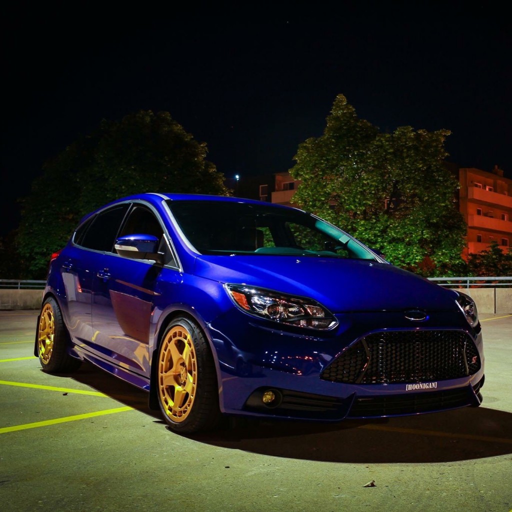 Super Hot Ford Focus ST Blue and Gold Combo – Vivid Racing News