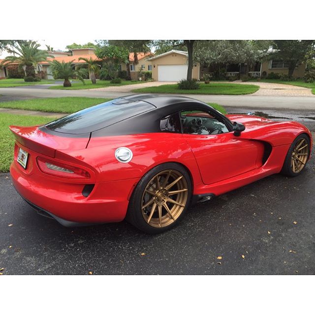 SRT Viper Rips Through the Gears – Video Inside – Vivid Racing News