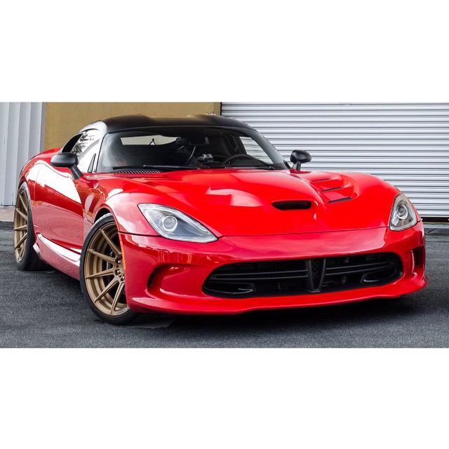 SRT Viper Rips Through the Gears – Video Inside – Vivid Racing News