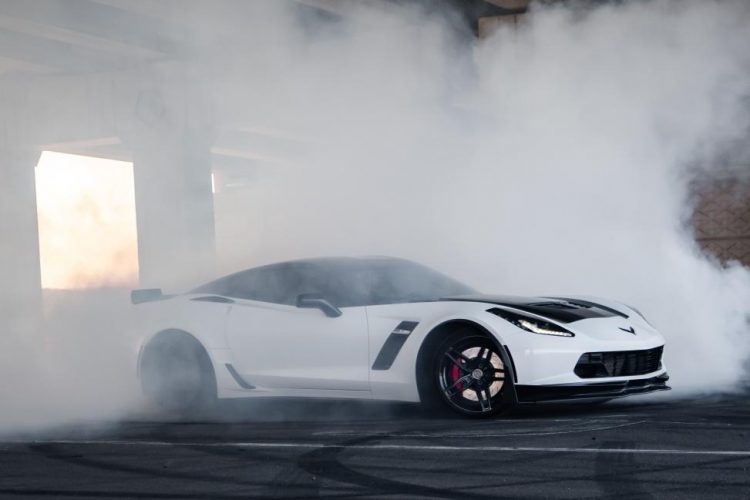 Corvette Z06 in White with Perfect Matched VR Forged D10 Wheels - Vivid ...