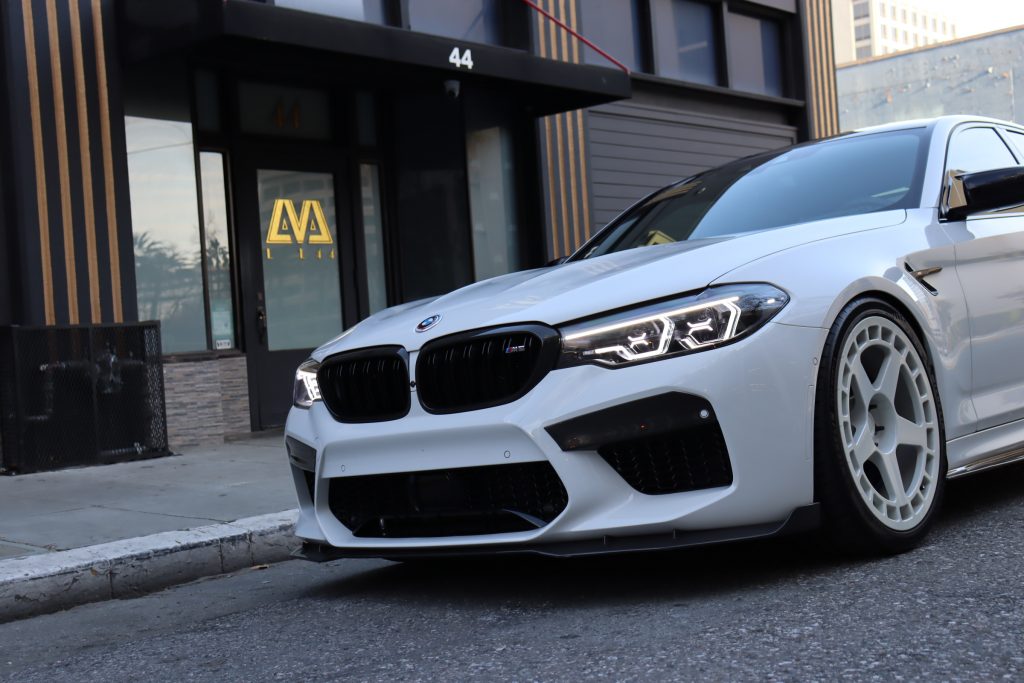 BMW M5 F90 White on White with VR Forged D12-R Wheels - Vivid Racing News